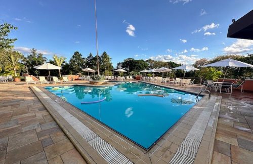 Um dia inteiro no Hotel Almenat Tapestry by Hilton no Embu das Artes ...